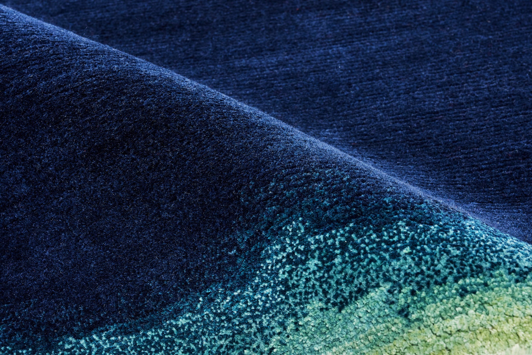 Vanguard Exhale Indigo Rug – Atriani